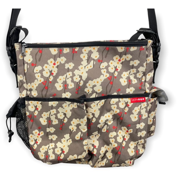Skip Hop | Bags | Skip Hop Grey Floral Messenger Diaper Bag | Poshmark